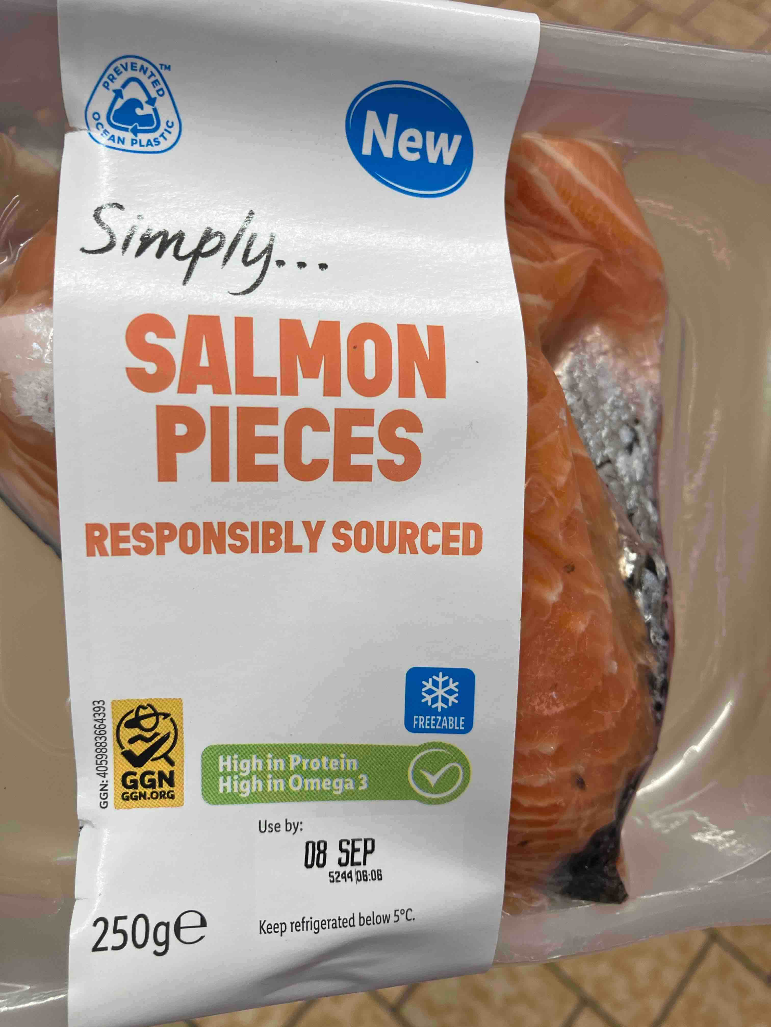 Simply Salmon Pieces 250g is Halal, Install Mustakshif